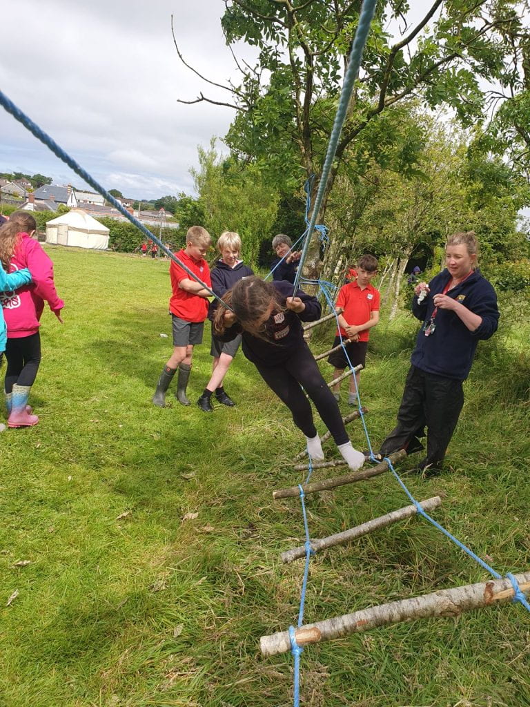 Ladder making and team work – Village Schools Partnership Blog